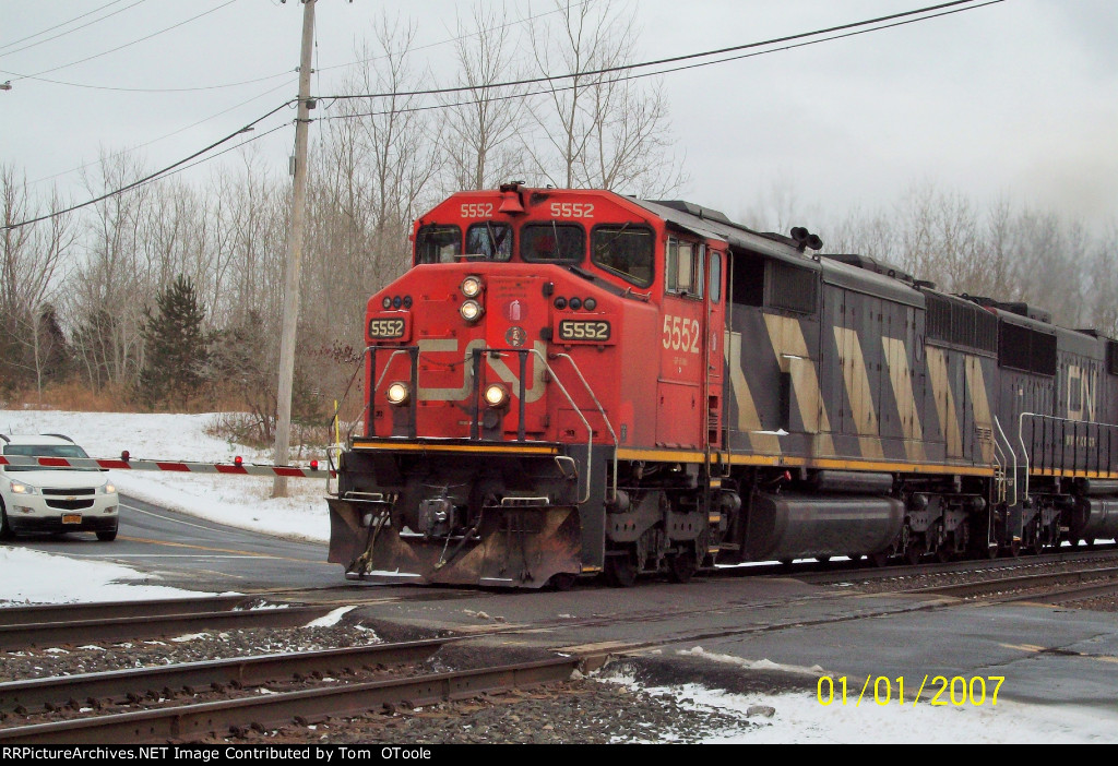 CN 5552 on Westbound Oil train